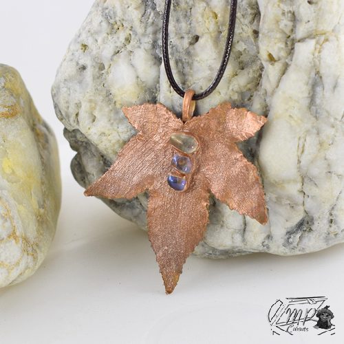 Pendentif en feuille d'érable japonais plaquée cuivre Pasgen